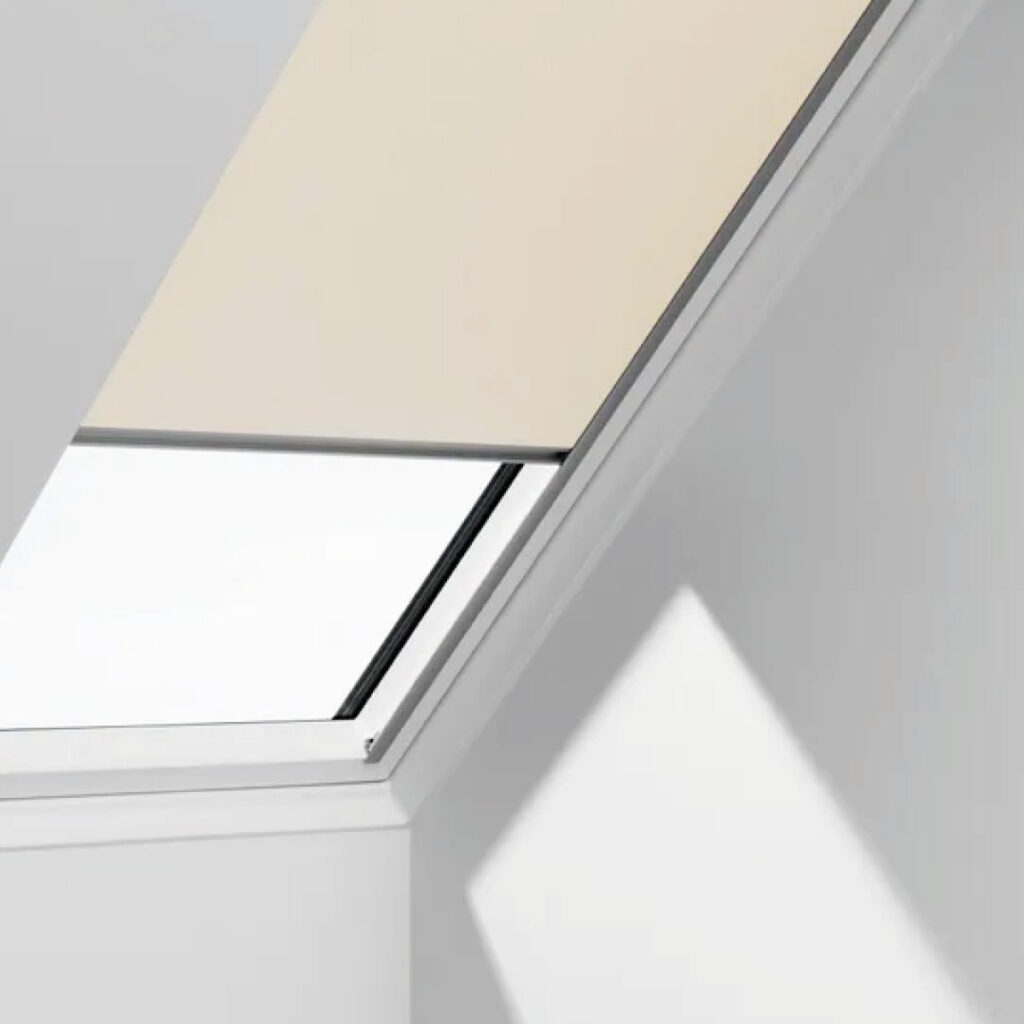 Cortina Escurecimento Creme VELUX CK02 1085 55x78cm – Almacla